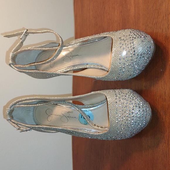 Jessica Simpson | Shoes | Sassy Silver Sequin Decor Stillettos Size 6 ...